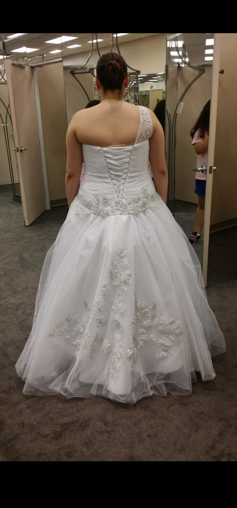 Oleg Cassini – Nearly Newlywed