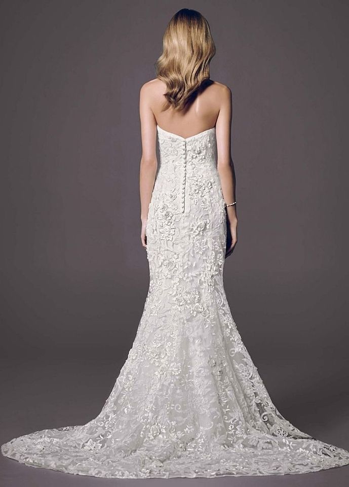 Oleg Cassini Oleg Cassini CWG464 Ivory Trumpet Wedding Dress – Nearly ...