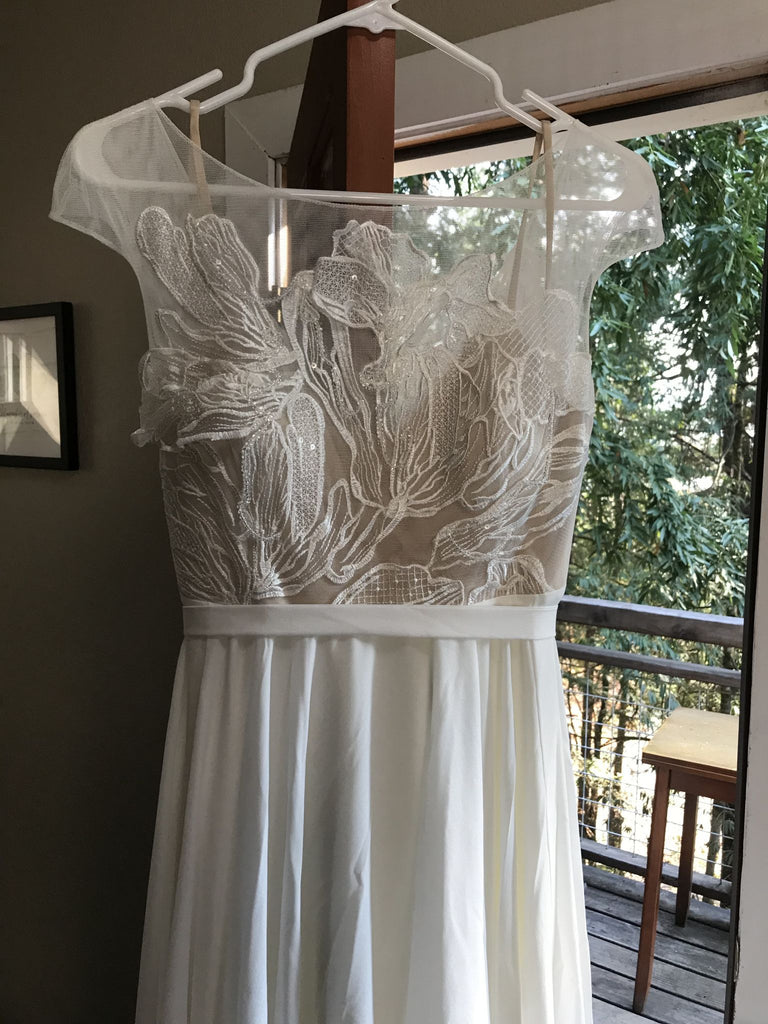 Other Alex Veil Rica – Nearly Newlywed