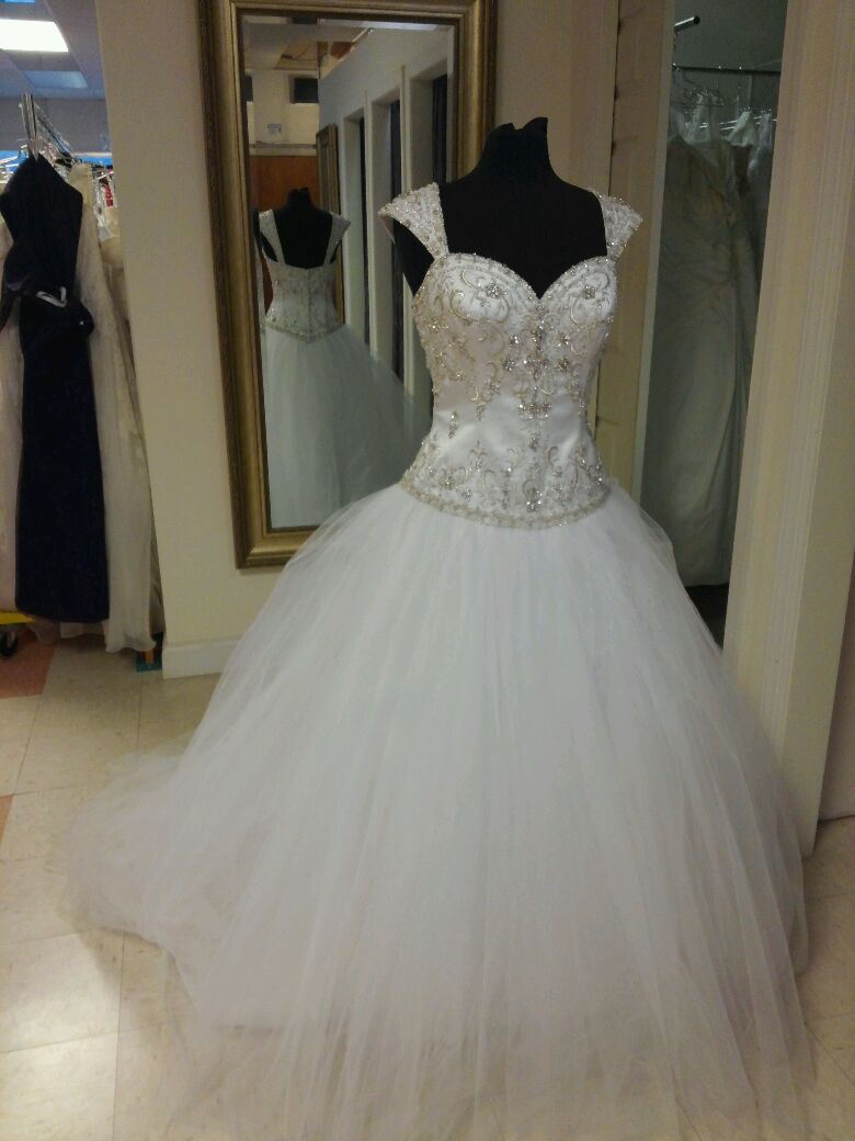 Other VENUS VC8643 EXCLUSIVE – Nearly Newlywed