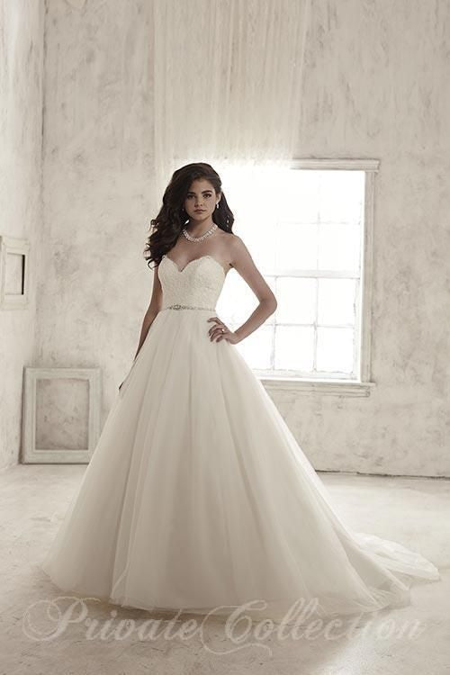 Private Collection 18024 – Nearly Newlywed