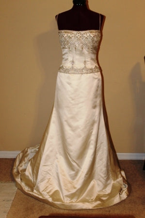 Reem Acra 9921 – Nearly Newlywed