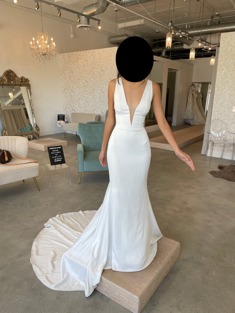 Rivini Roberts – Nearly Newlywed