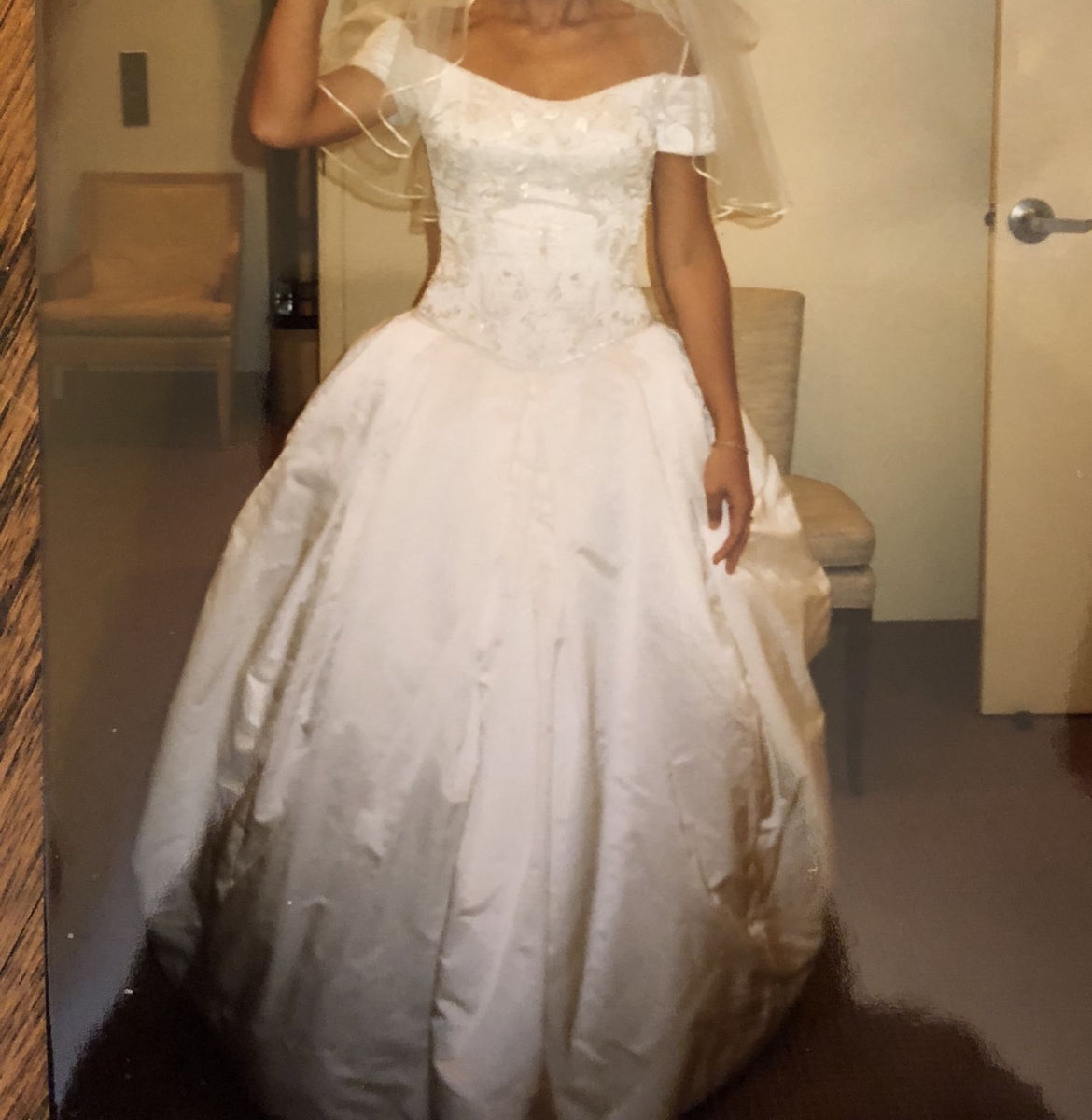 Vera Wang Ball gown – Nearly Newlywed