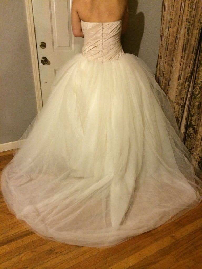 Vera Wang Vera wang ball gown – Nearly Newlywed