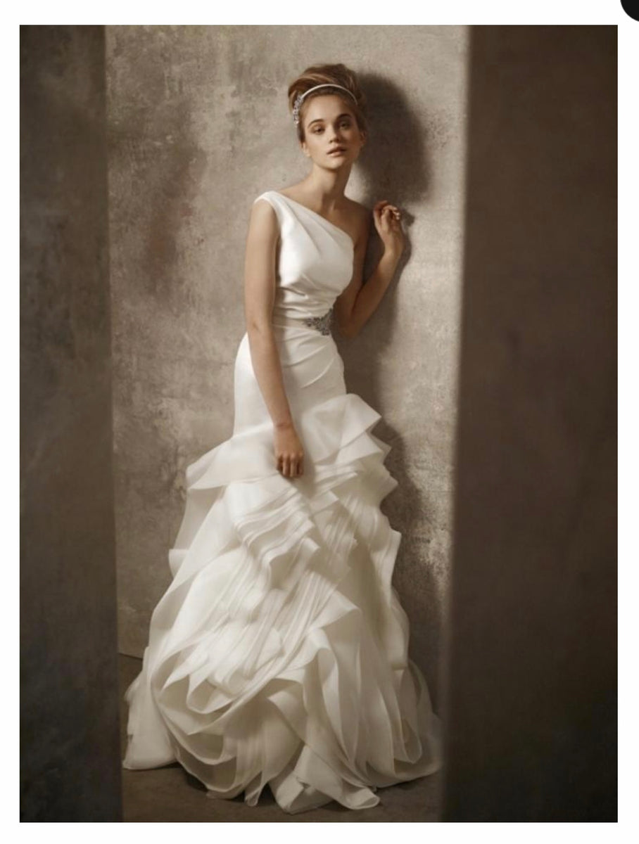 Vera Wang White 351010 – PreOwnedWeddingDresses