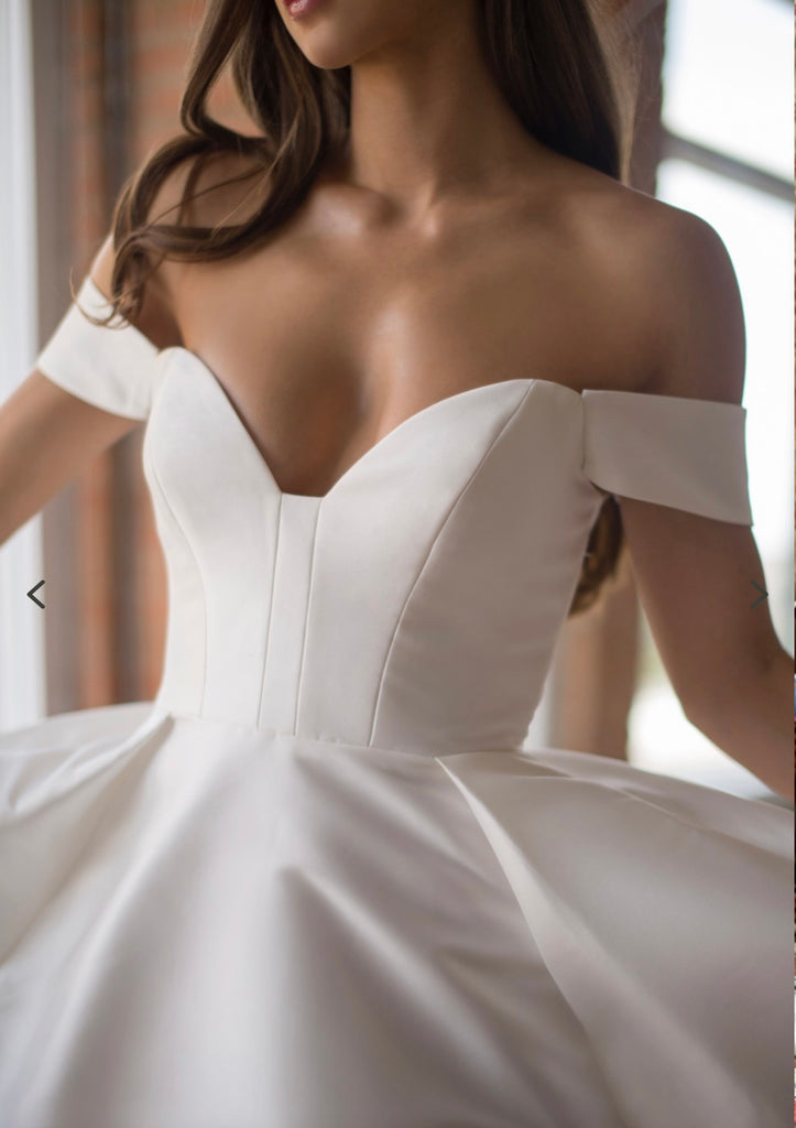 Wtoo Boady/26488 – Nearly Newlywed