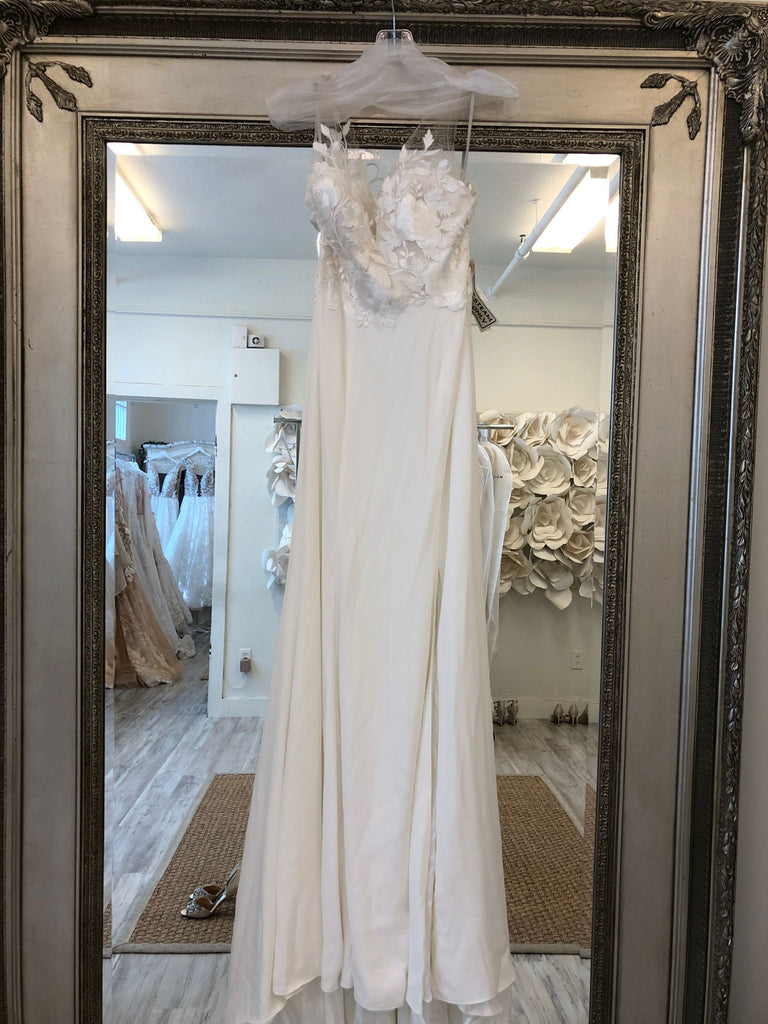 Wtoo Rylan Sleeveless 12701 – PreOwnedWeddingDresses